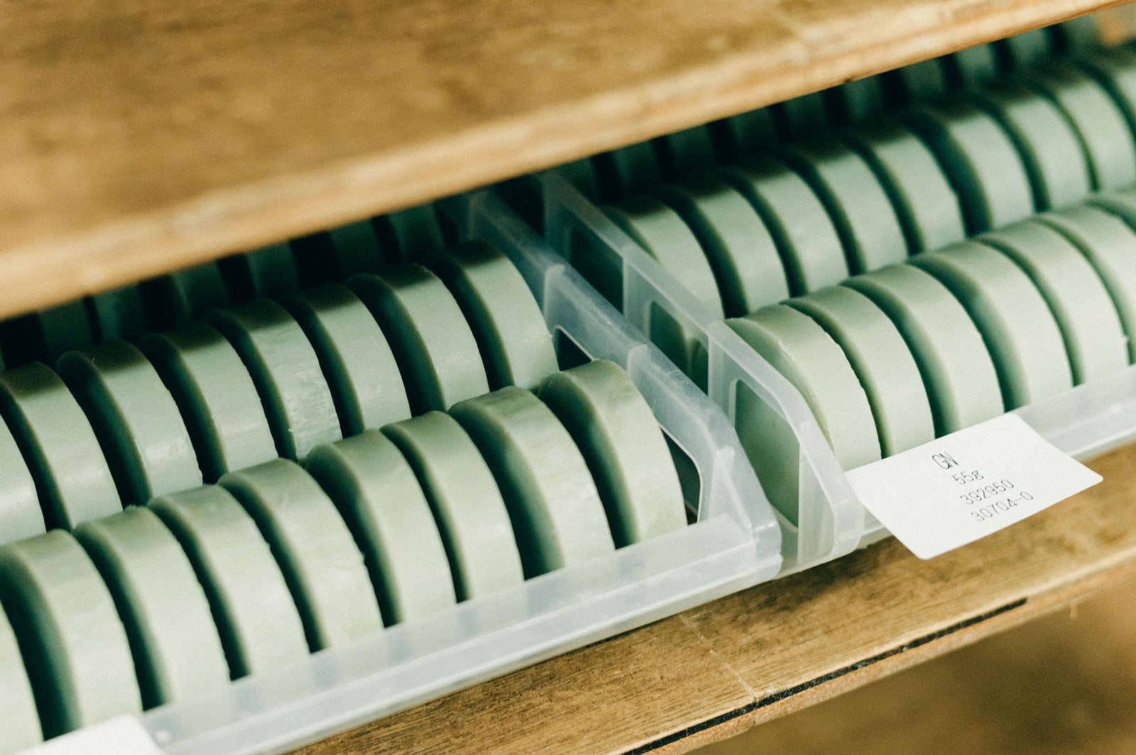 Standard Products、「多機能リュック」「ガジェットケース」を発売